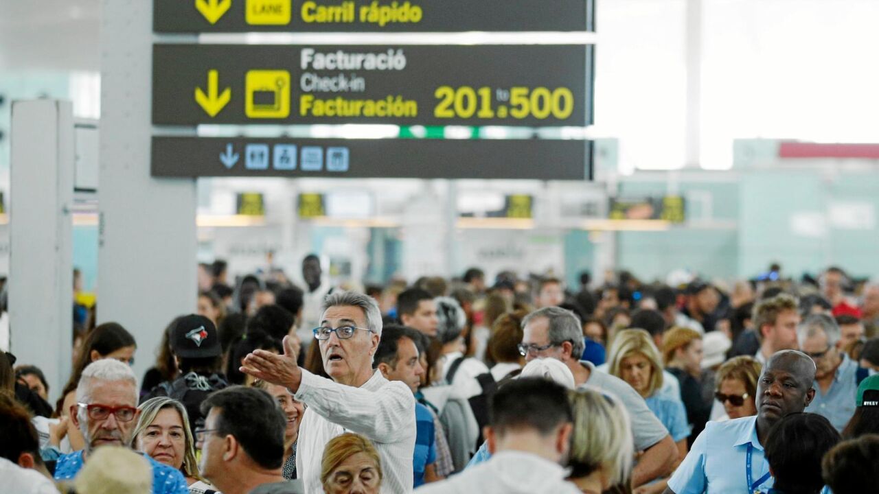 Verano De Grandes Retrasos En Los Aeropuertos Españoles 7881