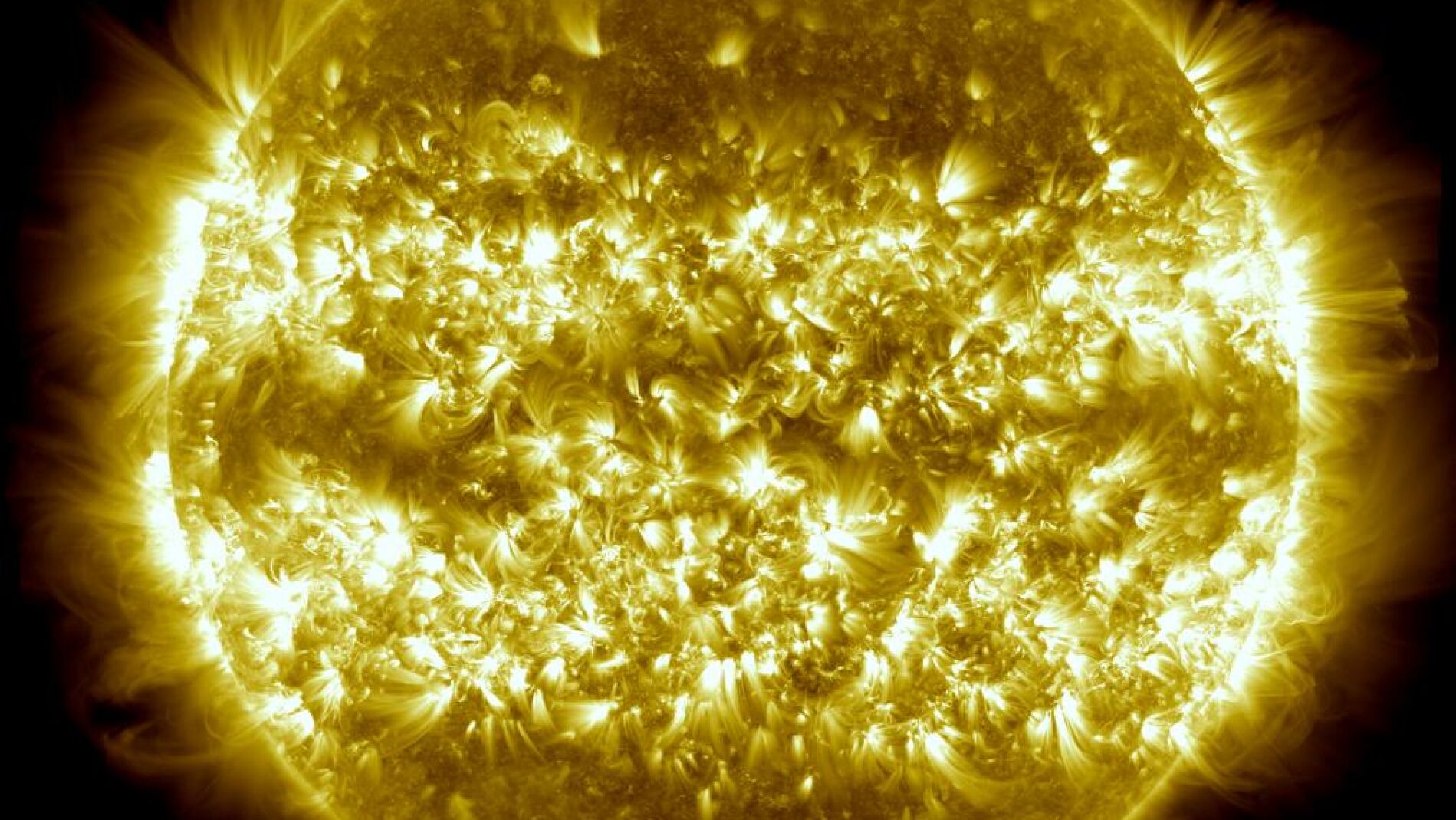 Tres años en la vida del sol