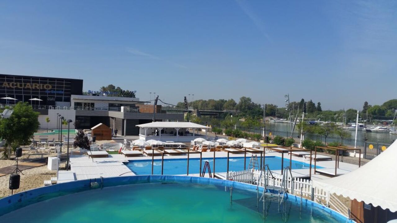 «Sevilla Beach», una «playa» en pleno Puerto