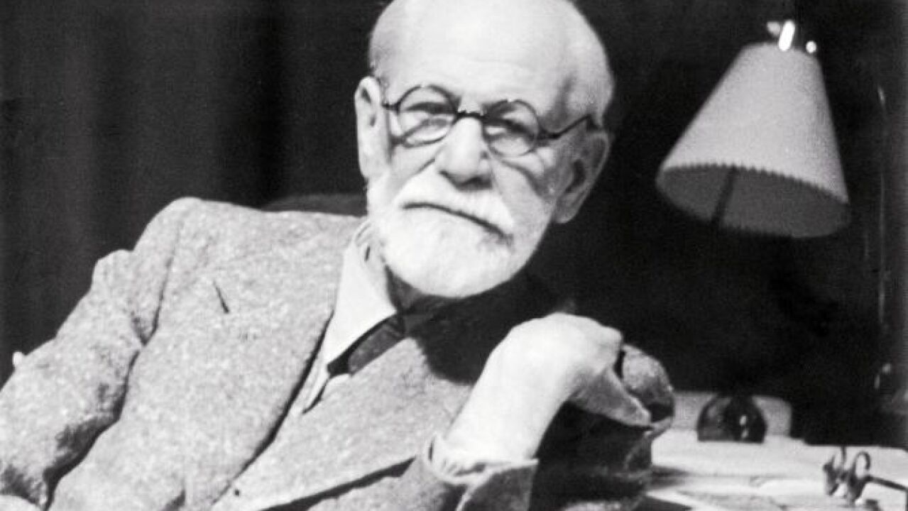 Freud en el diván