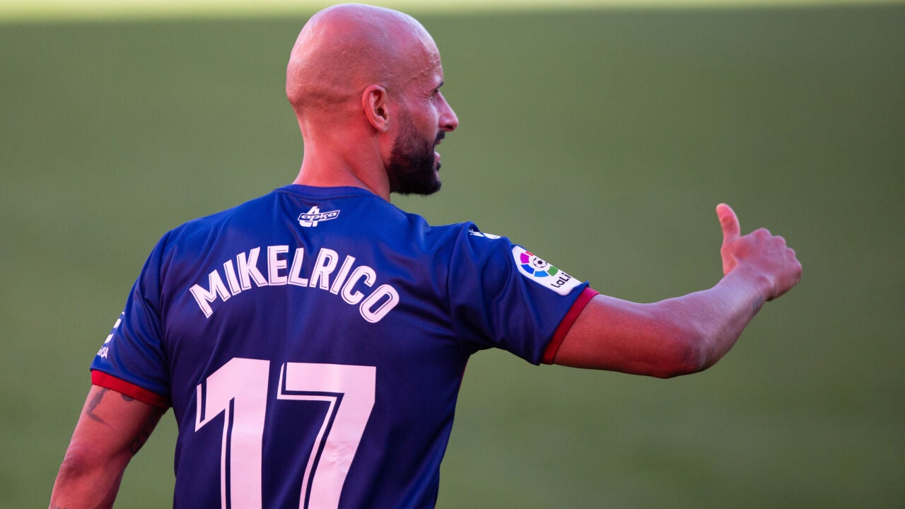 Mikel Rico renueva con el Huesca pese a estar la permanencia en juego