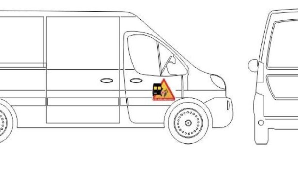 ¿Sabes qué significa esta nueva señal de la DGT en vehículos de transporte?