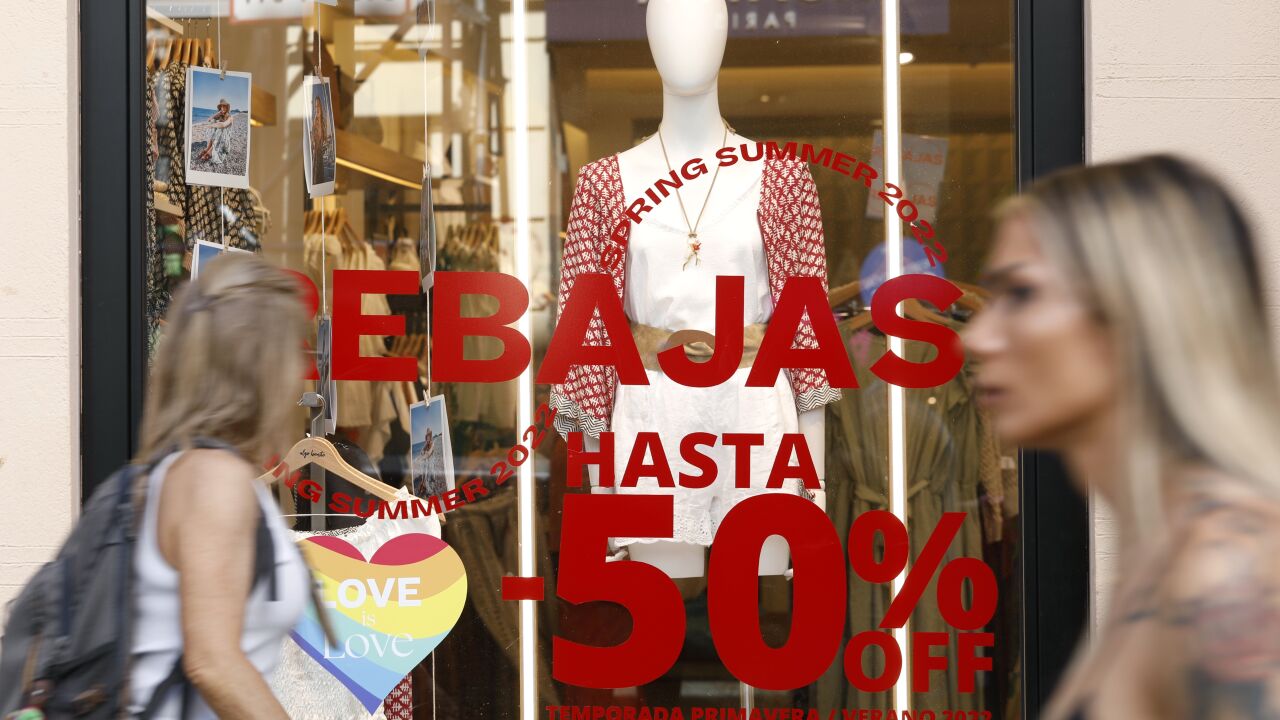 Cuándo empiezan las rebajas de verano 2023 en Zara, Mango y el Corte Inglés