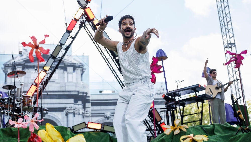 Las espectaculares imágenes del concierto de Camilo que colapsó el ...