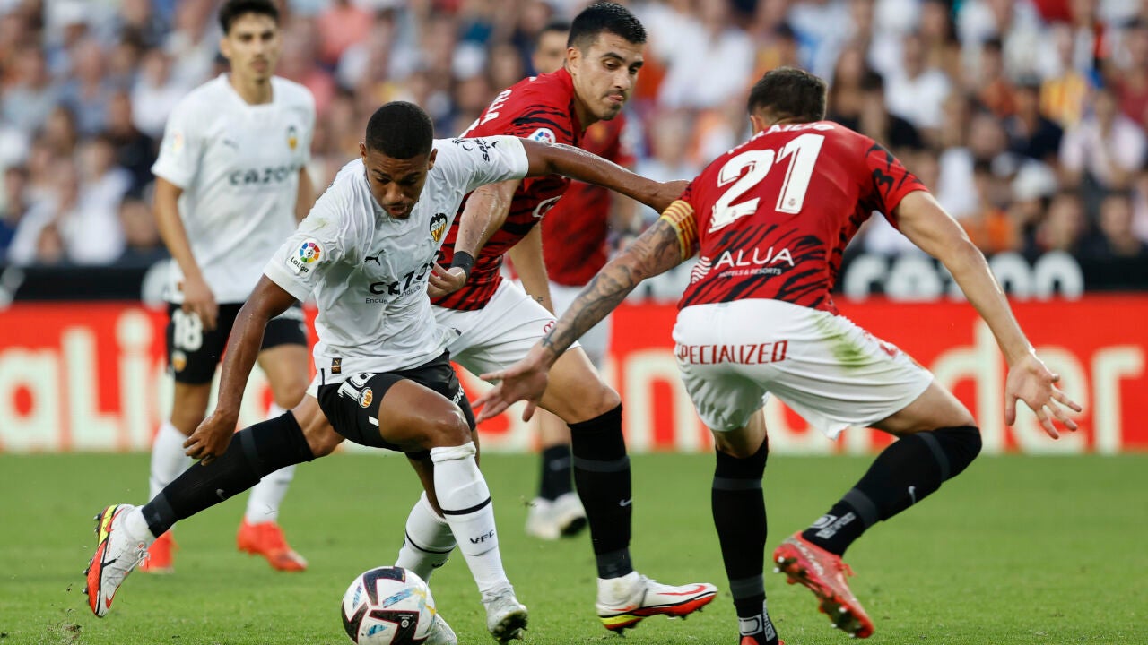 Samuel Lino deja claro al Atlético de Madrid dónde quiere jugar la ...