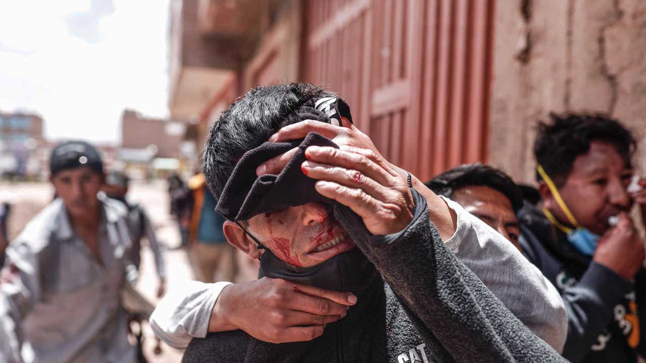 17 muertos por heridas de bala en Perú: ¿qué está pasando y qué piden ... 17 muertos por heridas de bala en Perú: ¿qué está pasando y qué piden ...