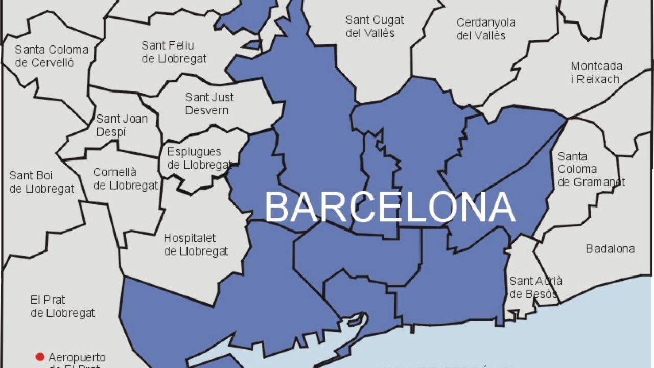 ¿Con cuántos municipios limita la ciudad de Barcelona?