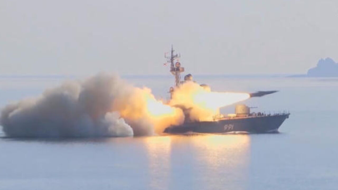Rusia despliega a 25.000 efectivos, 160 buques y 12 submarinos en sus ...