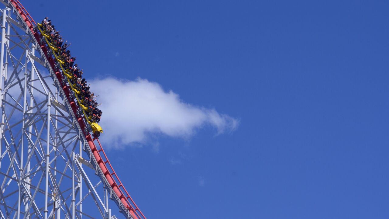 'Euthanasia Coaster': así es la atracción que provoca la muerte a quien ...