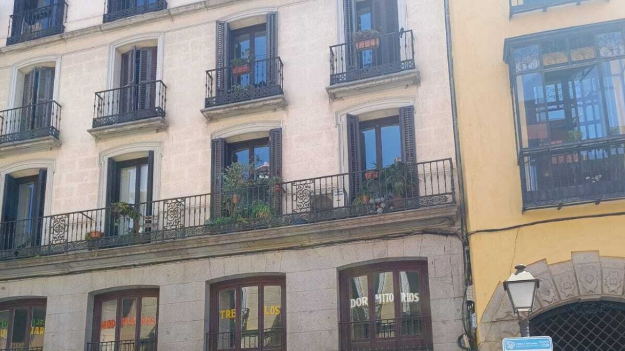 ¿Quién vive actualmente en el piso donde murió Mario Biondo?