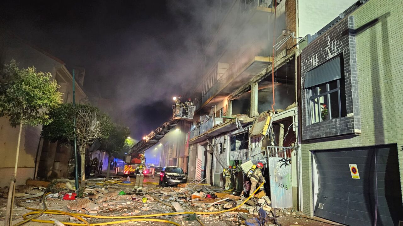 Un muerto y al menos una decena de heridos en la fuerte explosión de ...