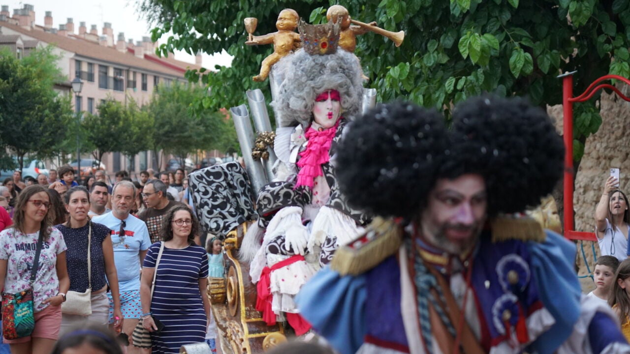 La Corte real llega a Olmedo
