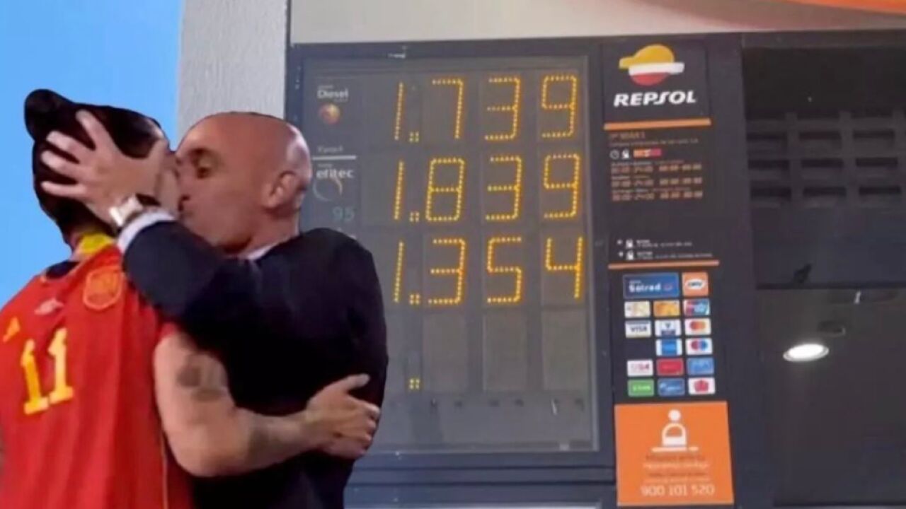 Los memes de Rubiales y Jenni Hermoso: ¿Distracción de la realidad ...