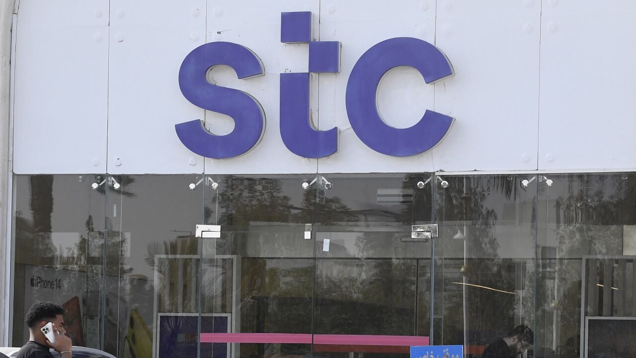 La saudí STC se embolsa 5.800 millones del fondo soberano de Arabia