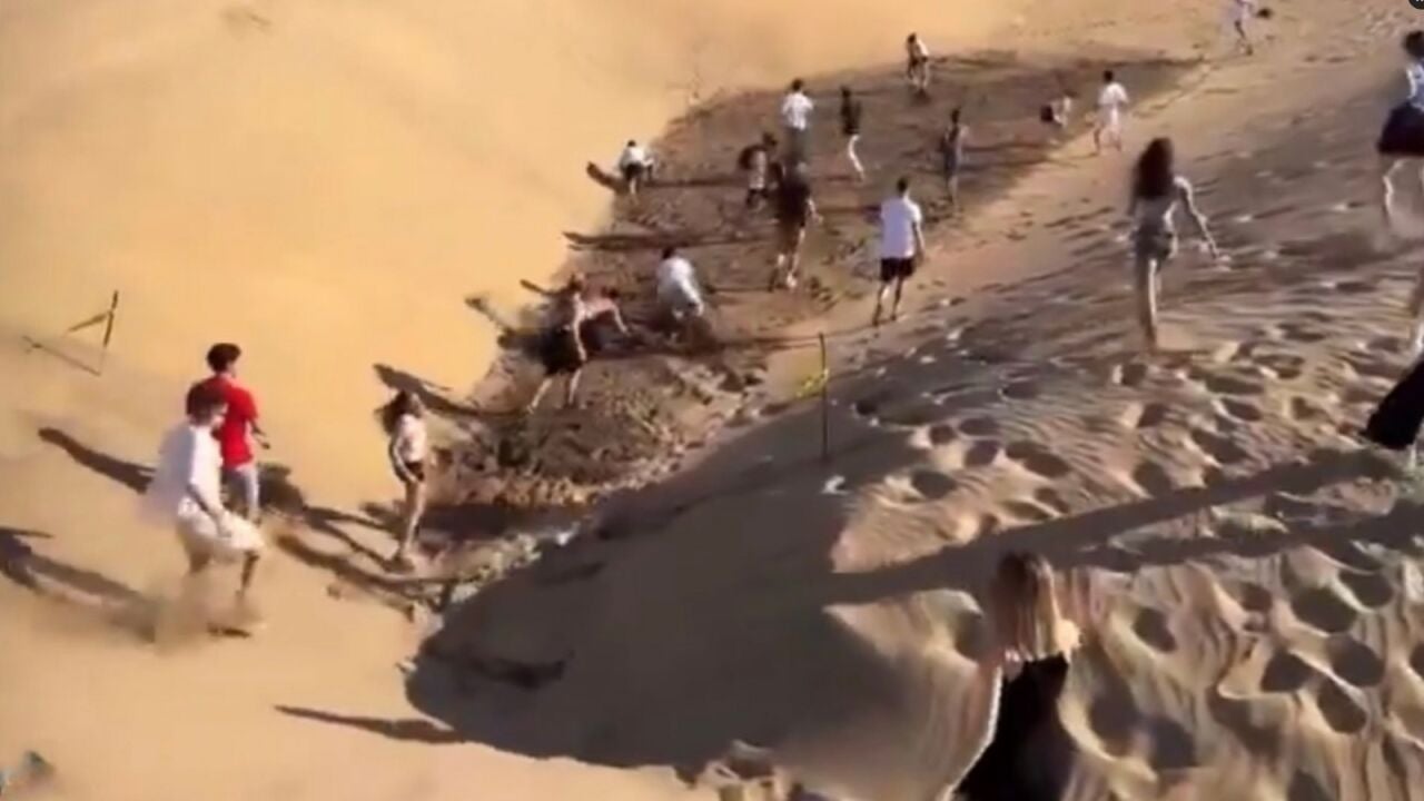 Escándalo ambiental en Gran Canaria: invaden las Dunas de Maspalomas en busca de 1.000 euros ...