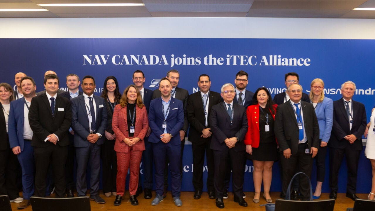 Indra marca el rumbo del tráfico aéreo mundial en el Airspace World