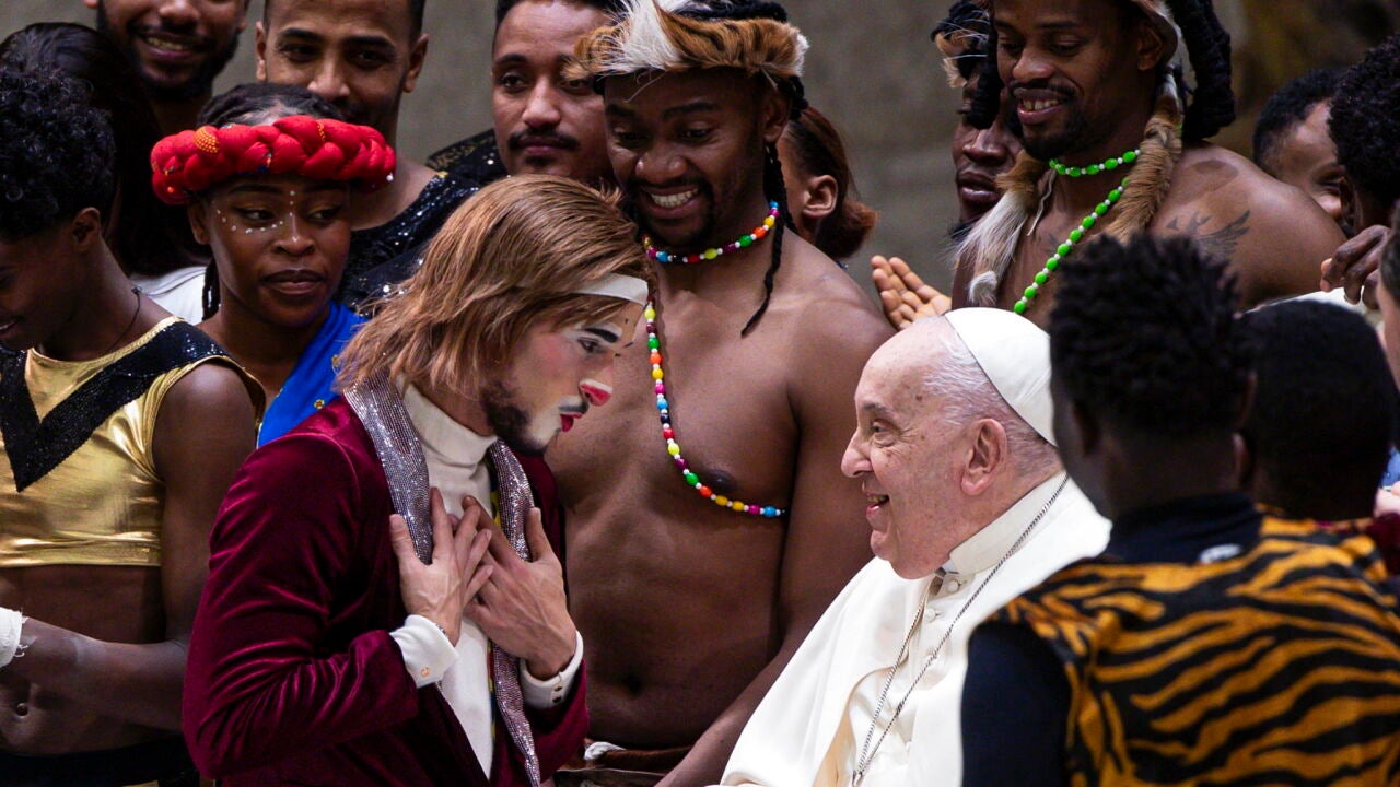 El Papa celebra una audiencia muy especial: rodeado de elefantes y ...