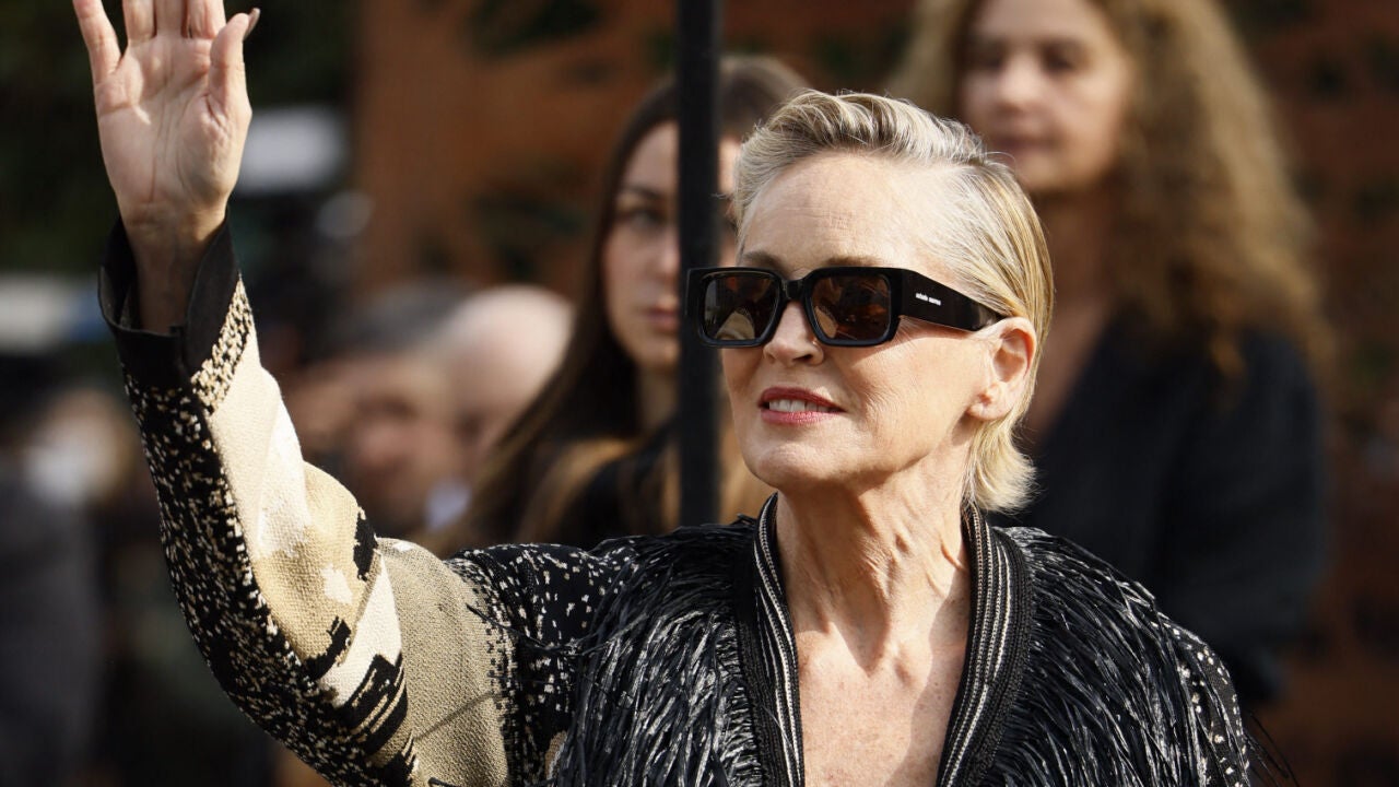 Sharon Stone arrasa en la Semana de la Moda de Milán con el corte de ...