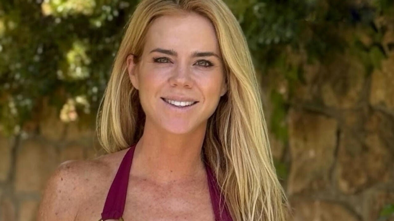 Ella carvetto nude a bit of small talk to start and then