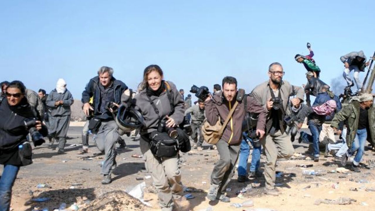 Reporteras en primera línea de batalla