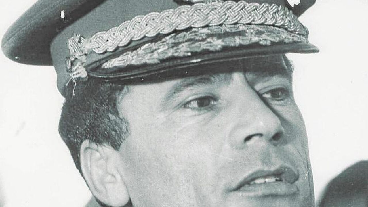 Muamar Gadafi, los excesos de un dictador desde su Jaima