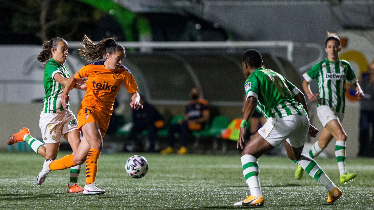 El increíble gol de la jugadora del Valencia Flor Bonsegundo