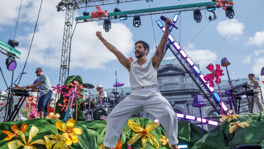 Las espectaculares imágenes del concierto de Camilo que colapsó el ...