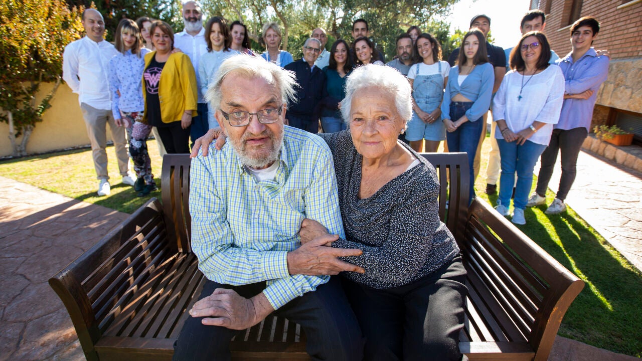 La saga Vuyovich: sus padres se enamoraron en la Guerra Civil y ellos ...