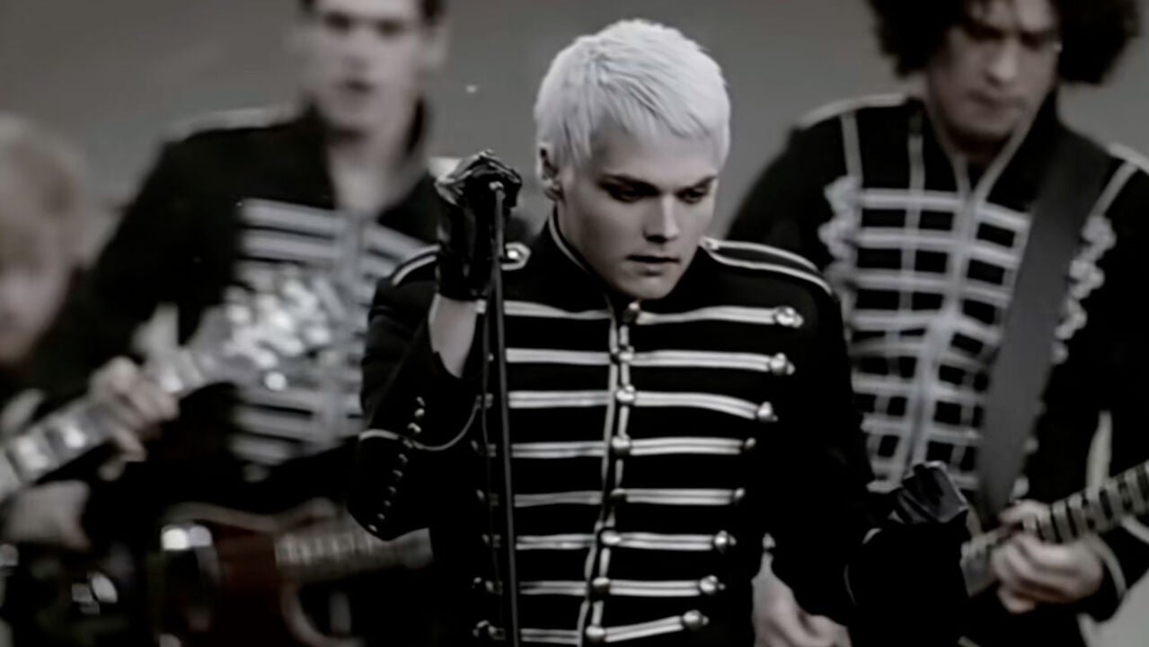 La chaqueta más icónica de ‘The black parade’ puede ser tuya