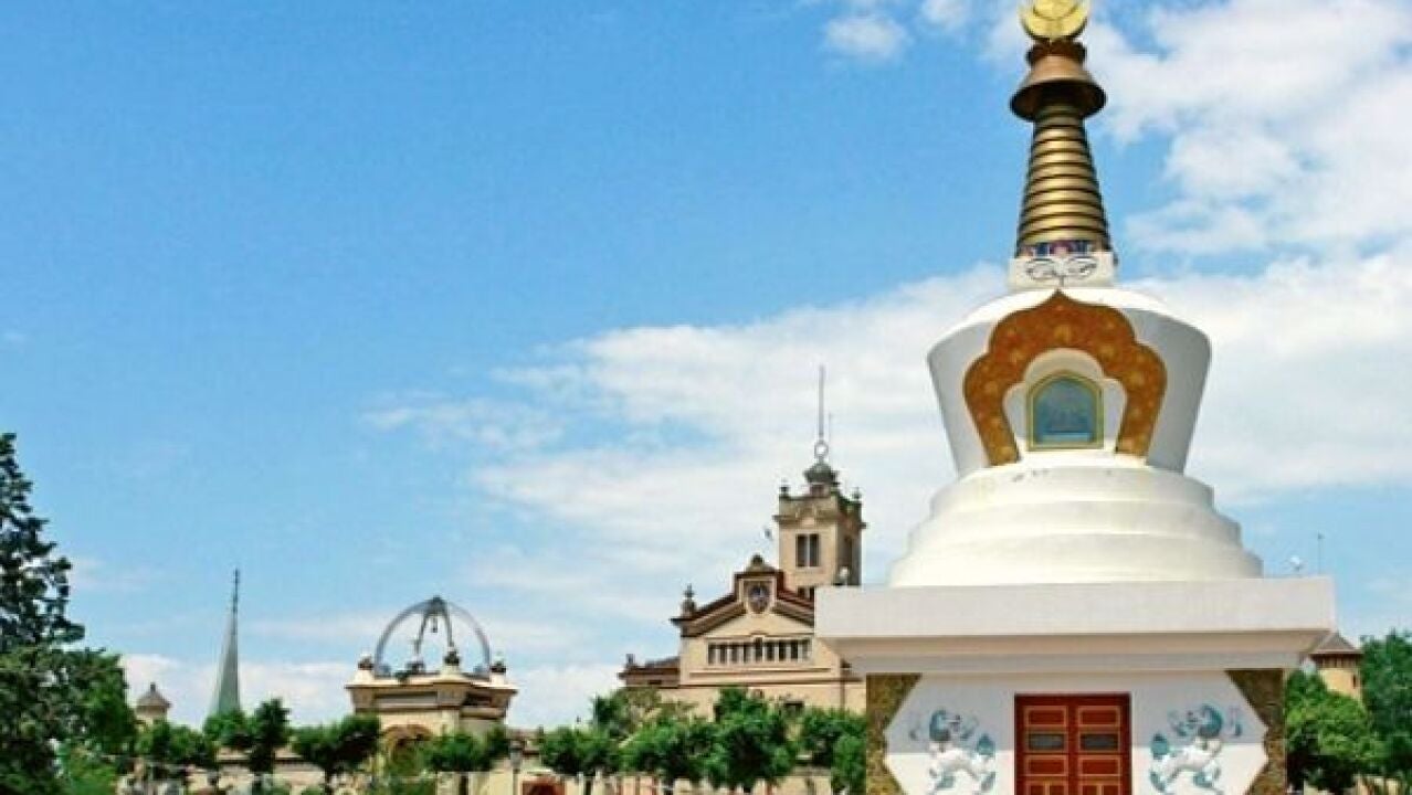 Este es el espectacular y desconocido templo budista a 30 minutos de ...