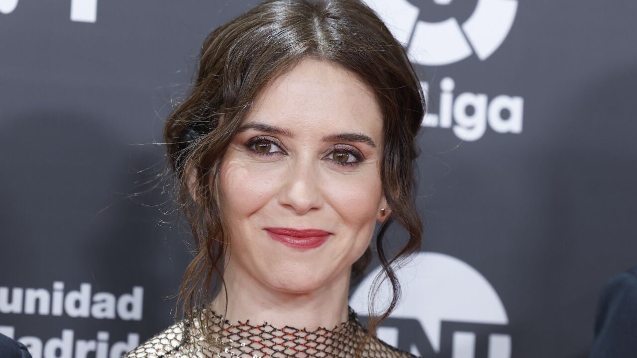 Isabel Díaz Ayuso deslumbra como toda una diva de alfombra roja con un ...