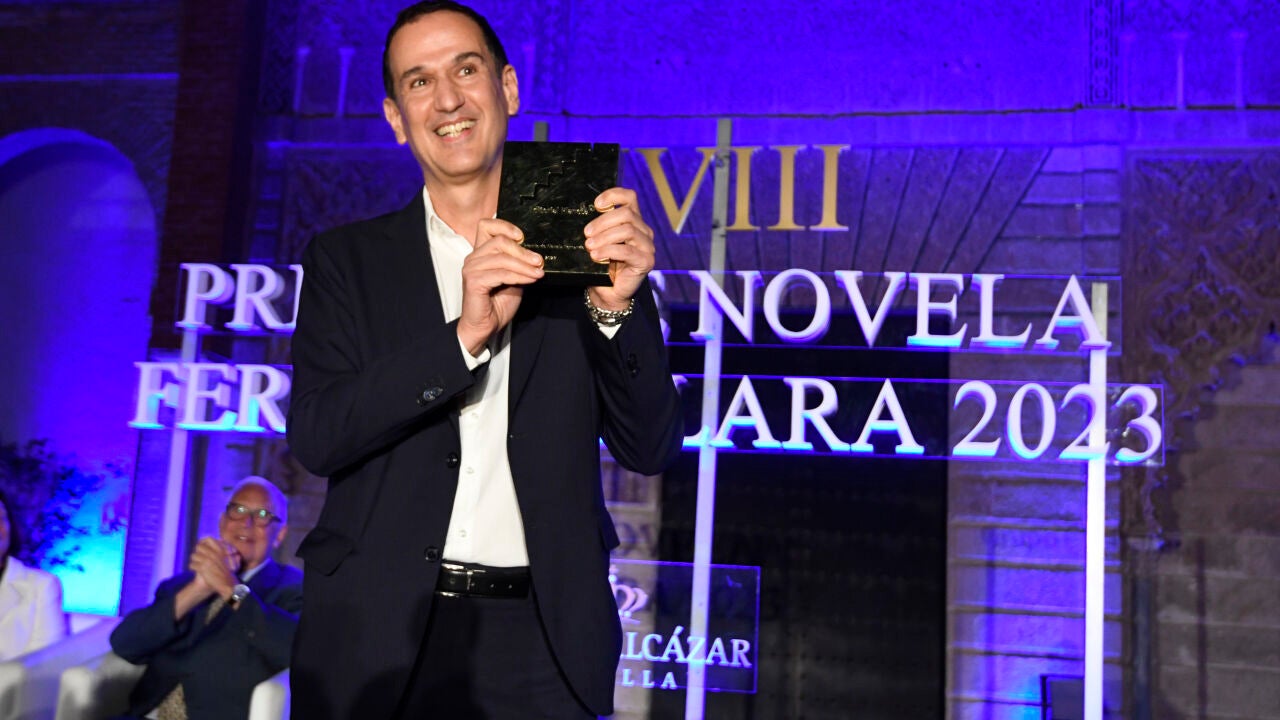 El Premio Fernando Lara marca un golazo con Roberto Santiago