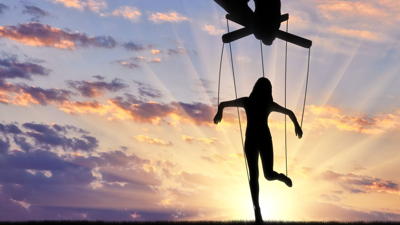 Las 8 formas de enfrentarte a una persona manipuladora según una psicóloga