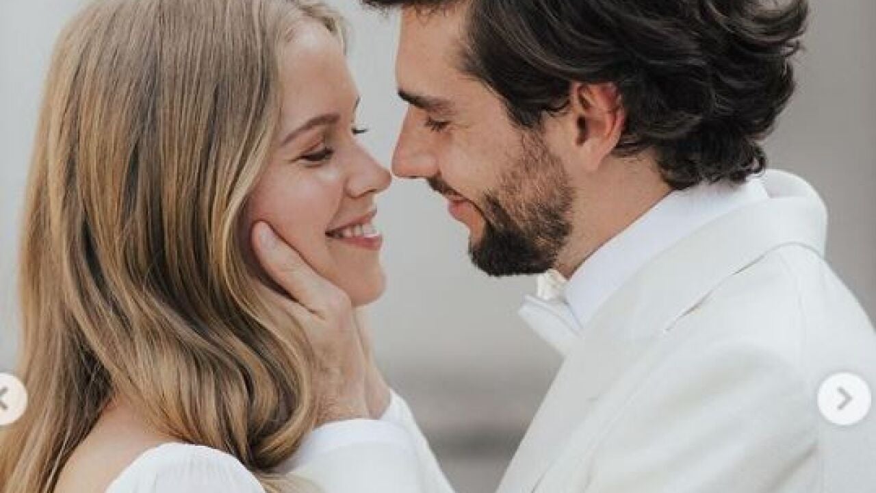 El romántico vídeo con el que Álvaro Soler anuncia que va a ser padre