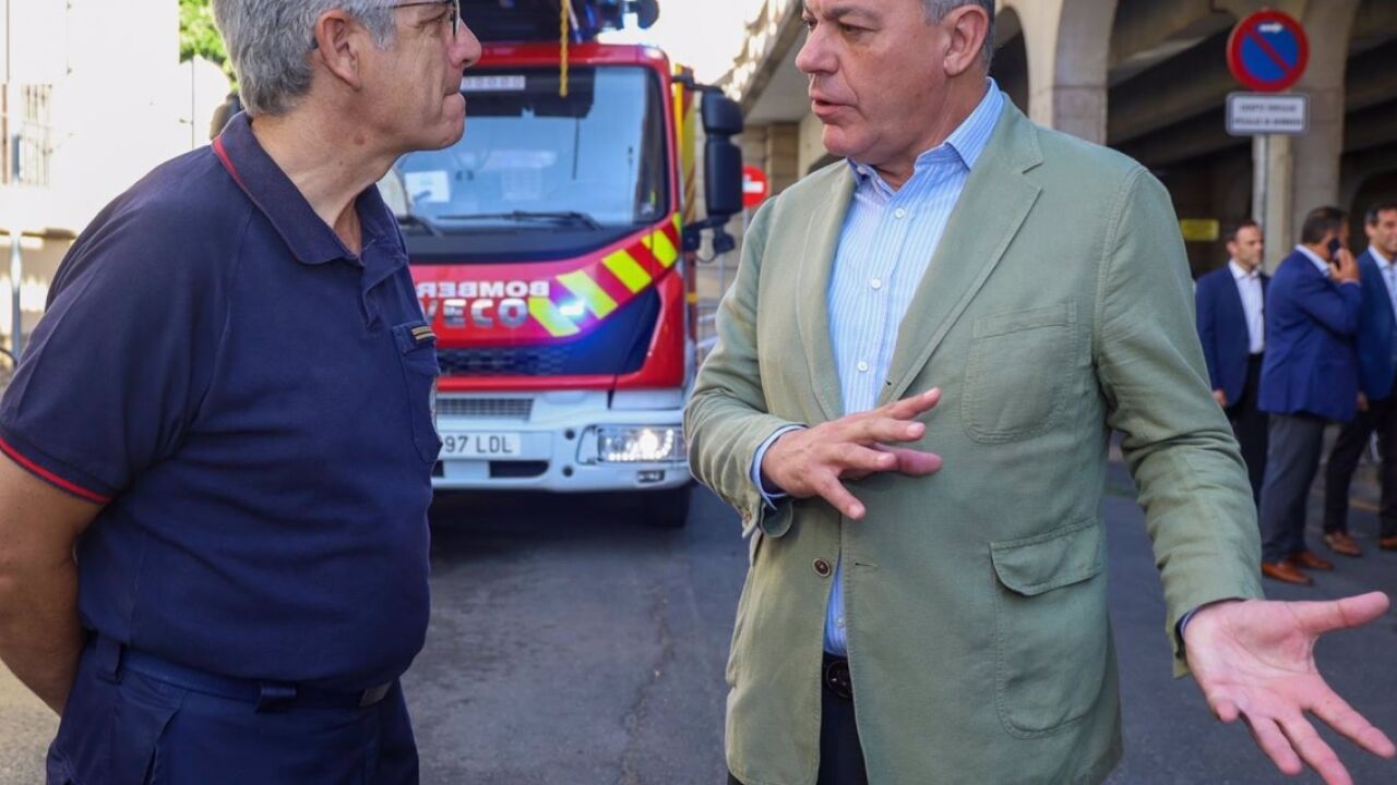 El alcalde anuncia que las obras del parque central de bomberos ...