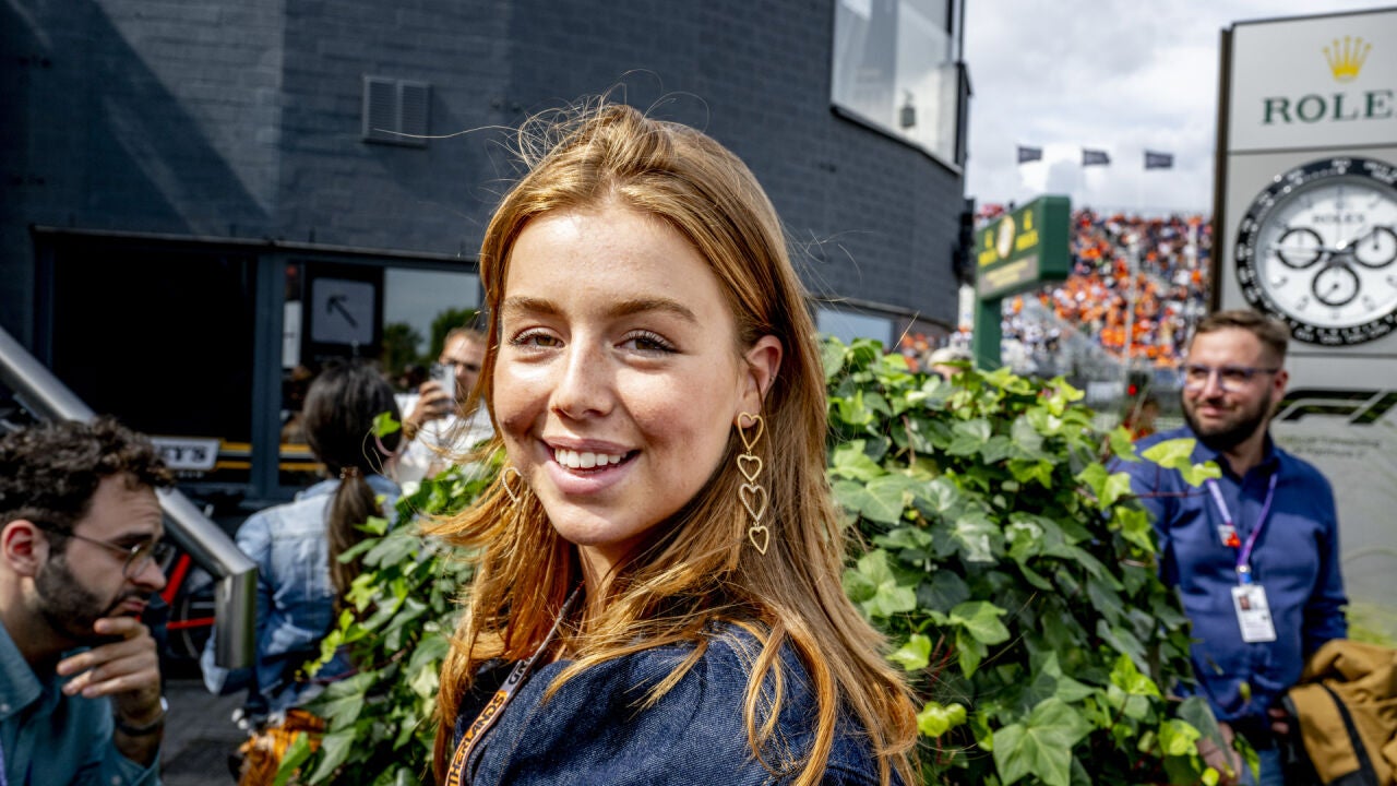 Alexia de Holanda con el mono denim más tendencia en la Fórmula 1 es el ...