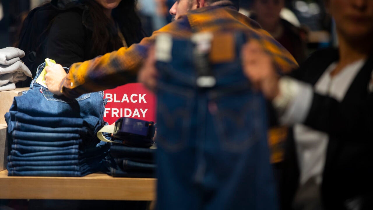 Así es como podrá encontrar trabajo en las campañas de Black Friday y ...
