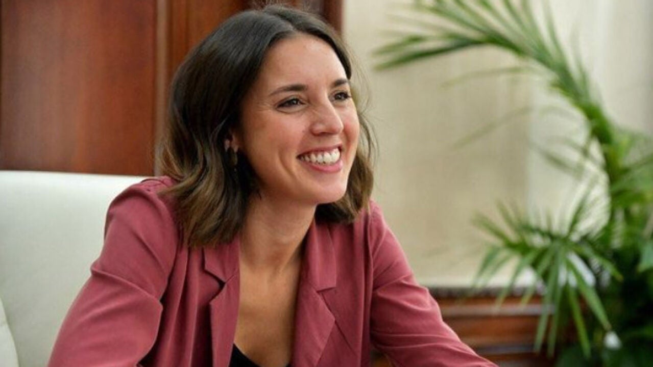 El poderoso significado del nuevo tatuaje de Irene Montero