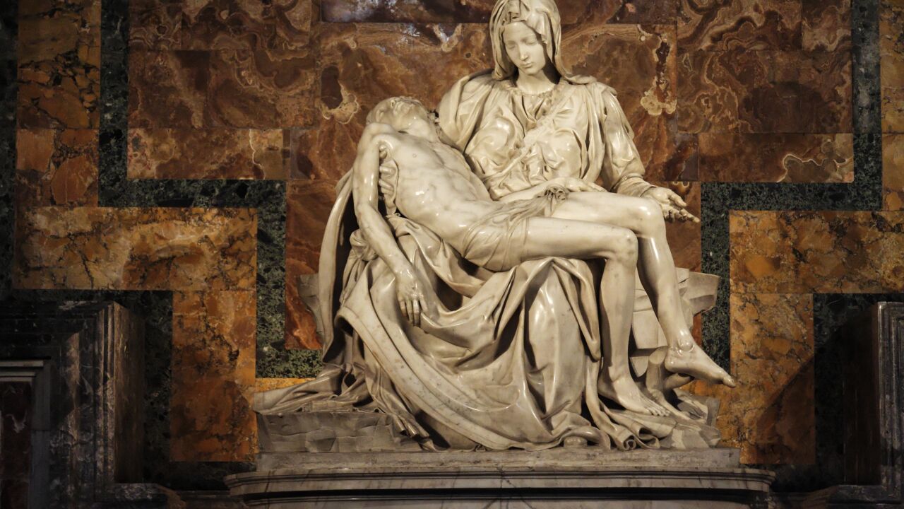 Ni la Capilla Sixtina ni el David: por qué la Piedad del Vaticano es la ...
