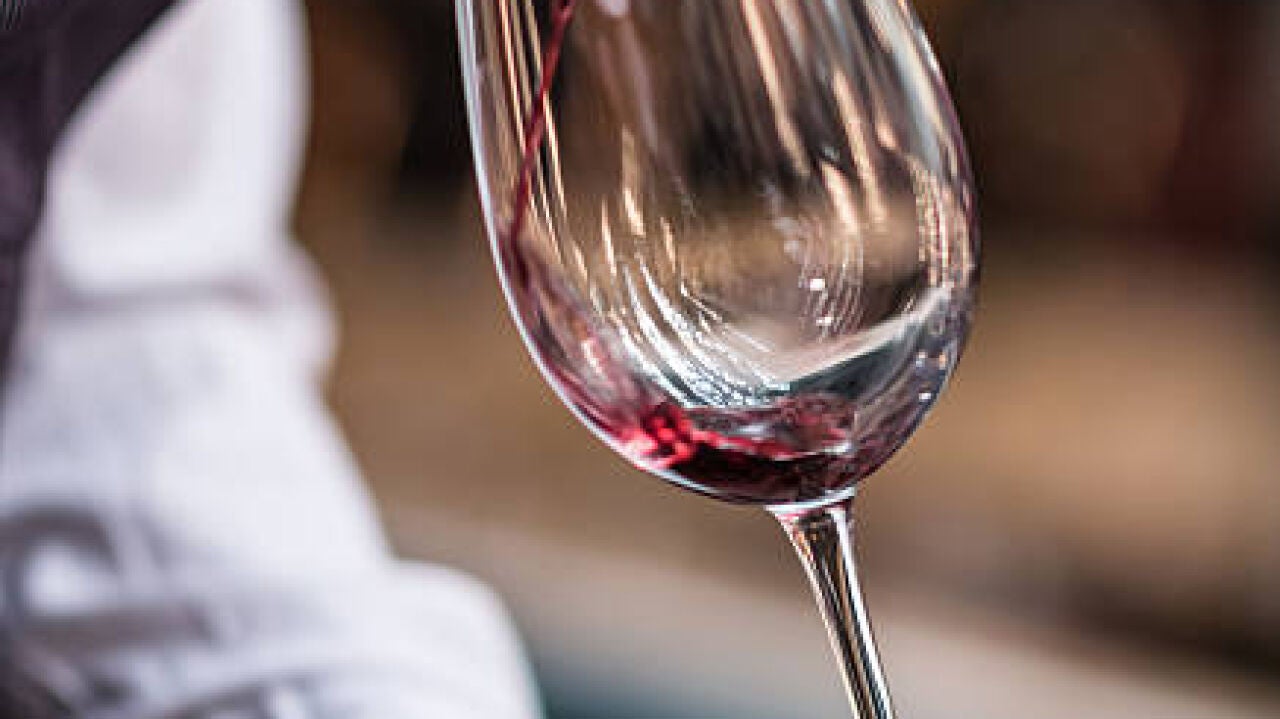 ¿Es realmente el vino tinto más saludable que el blanco? Un enólogo ...