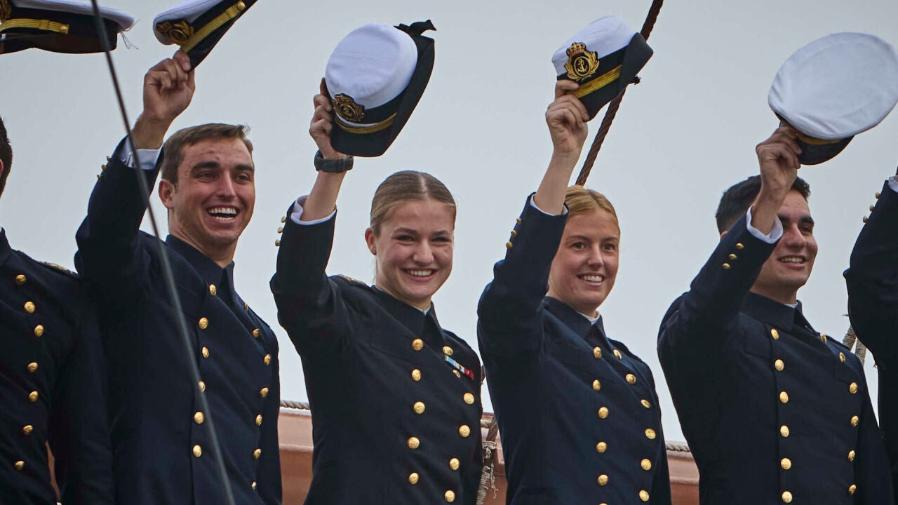 La Princesa Leonor ya navega en el "Juan Sebastián de Elcano"
