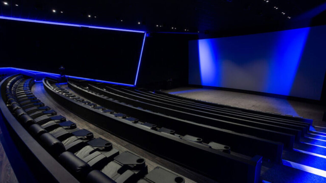 Los cines premium del Gran Vía de Vigo abren con la primera sala 4D E ...
